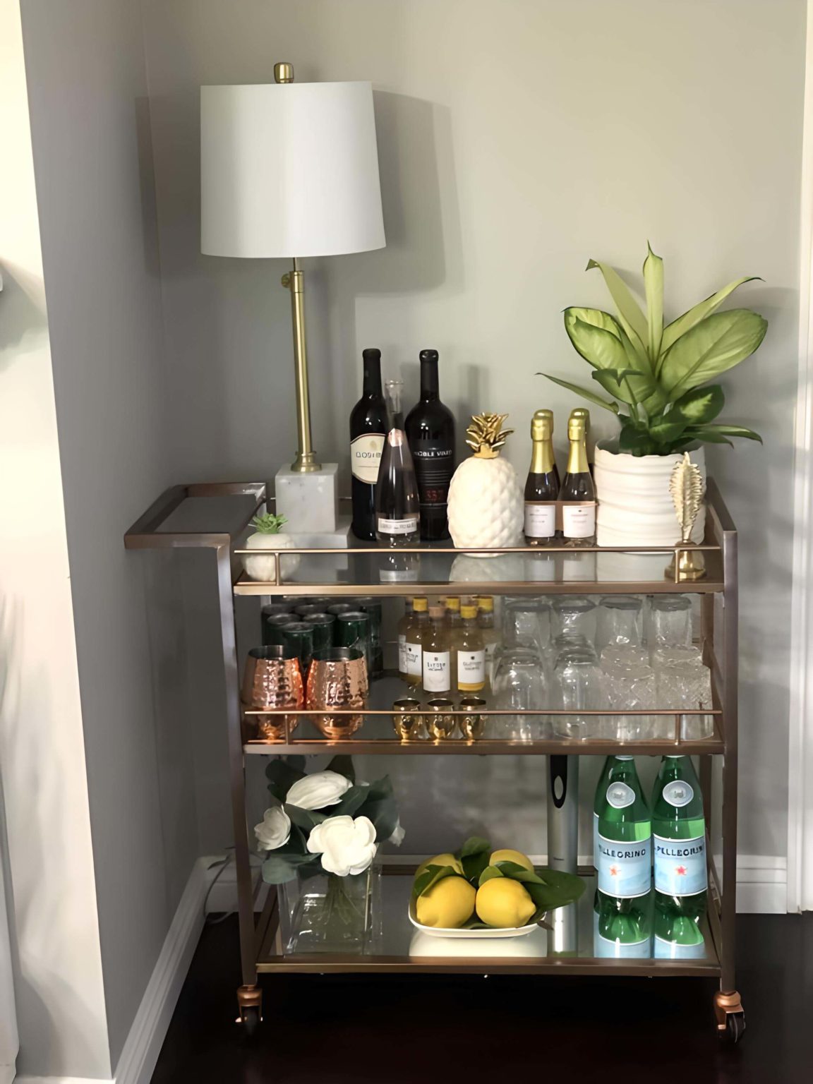 Minibar: como criar um espaço para reunir os amigos em casa