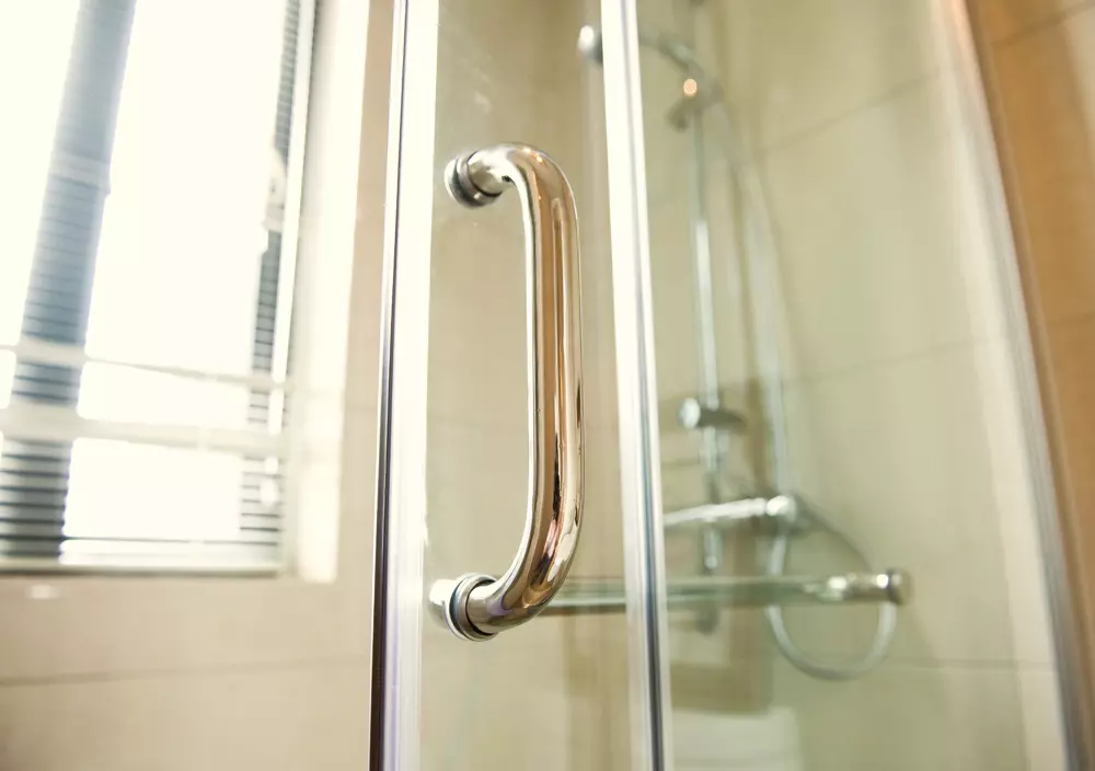 Tipos de box para banheiro: descubra como valorizar o espaço